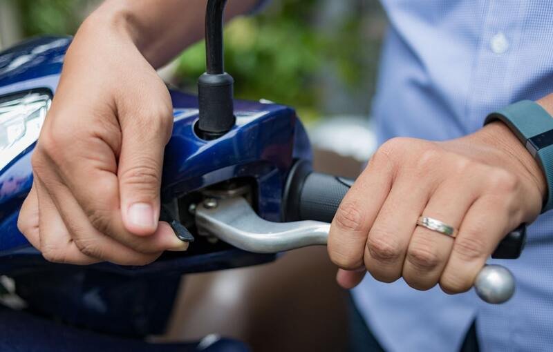 Hướng Dẫn Chi Tiết Cách Thay Dây Ga Xe Máy - Xe Thanh Bình Xanh